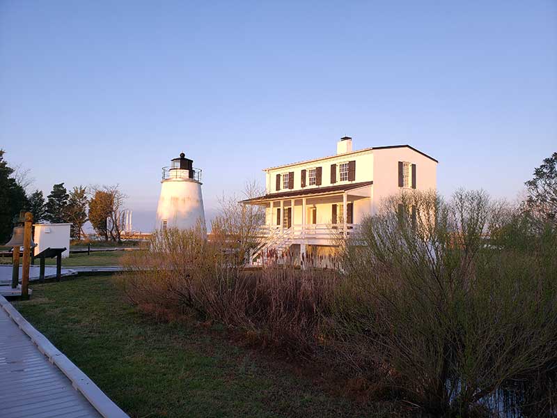 How to Visit the Piney Point Lighthouse Museum in Maryland